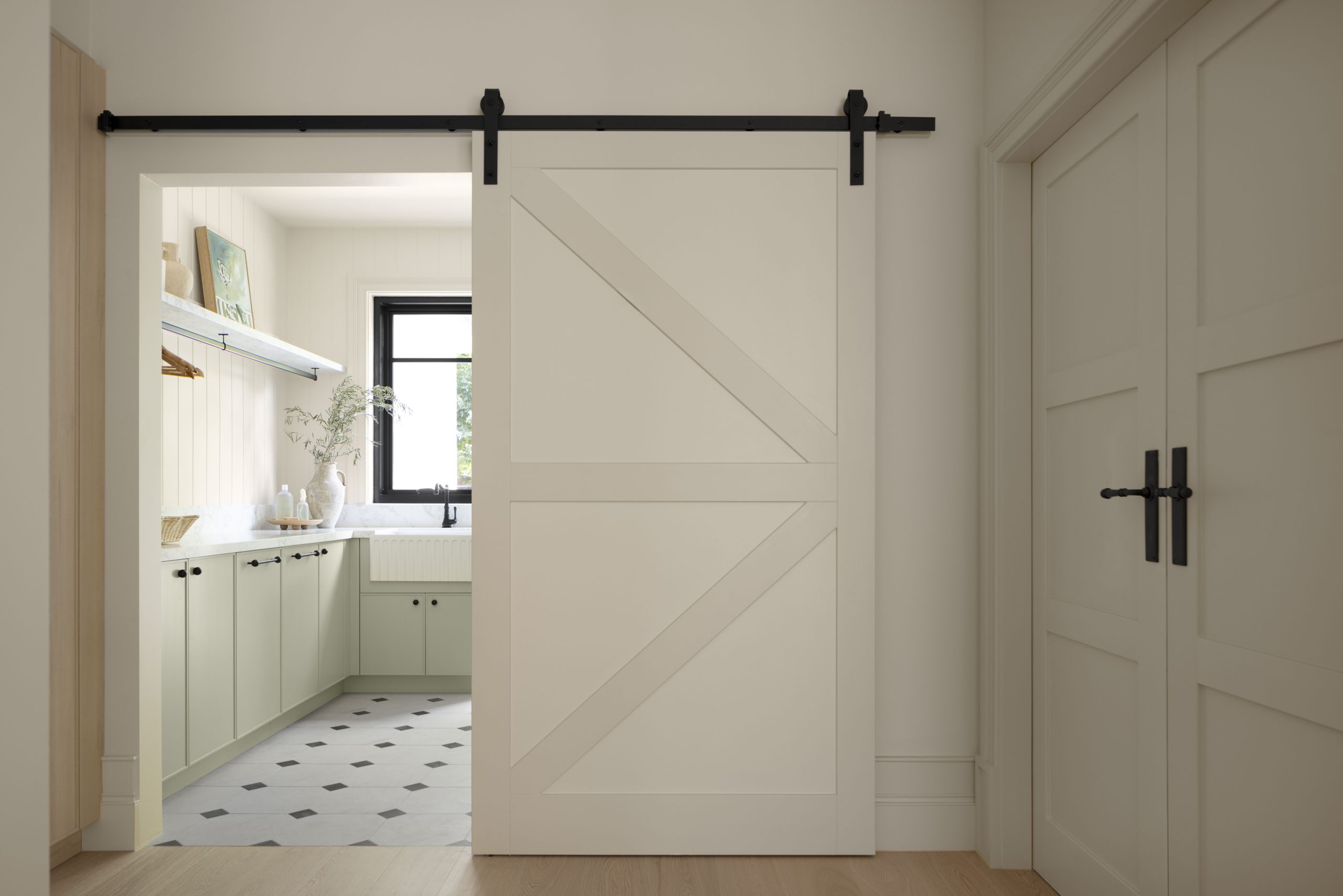 Moda Barn - Corinthian Doors